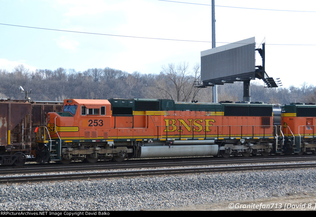BNSF 253